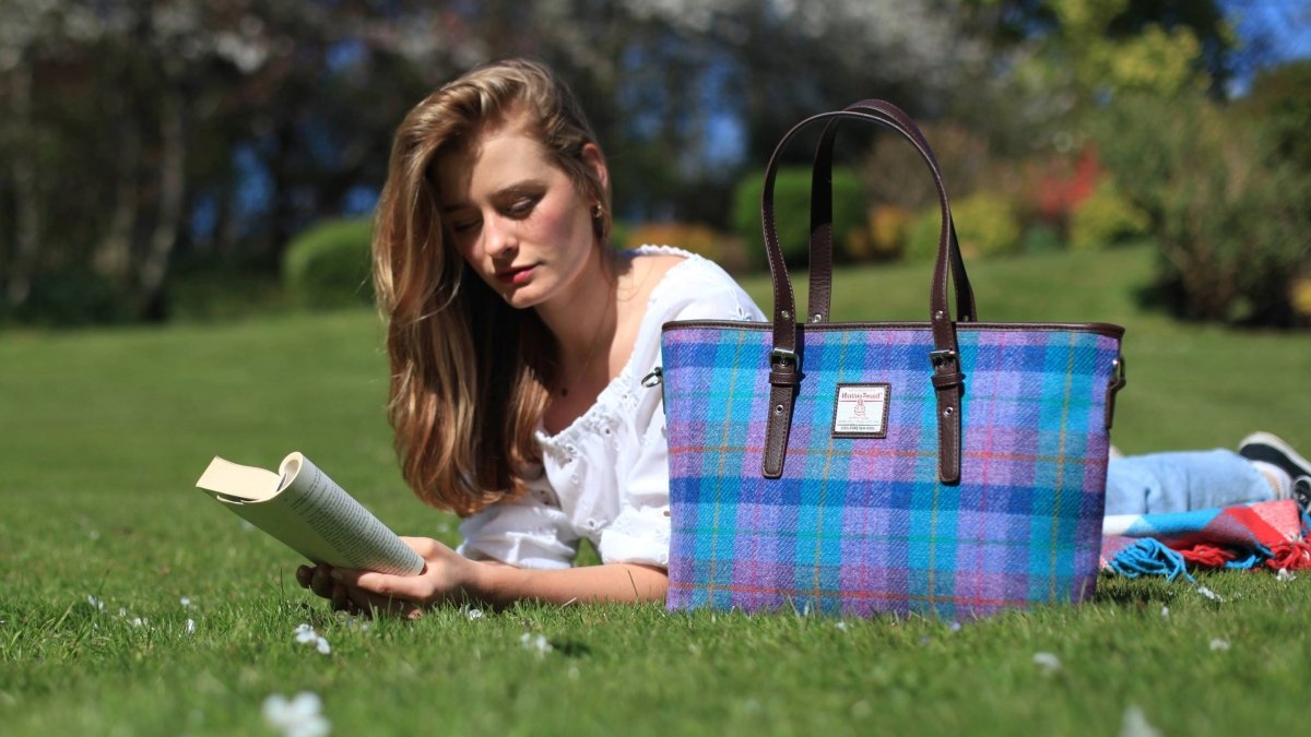 Harris Tweed Handtassen Groot – Ruime Tassen met Schotse Flair – Mood ...